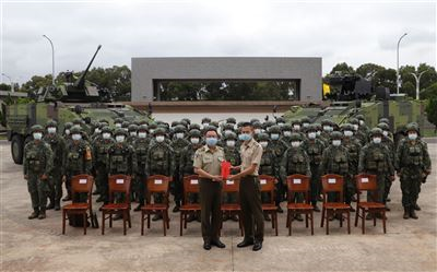Commander inspected the Northern Region Military Police Corps, cheering ...